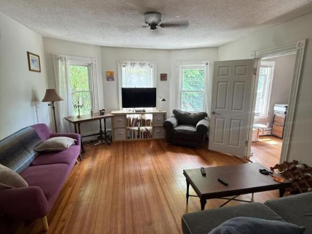4 Br, 2 bath, Townhouse/Brownstone/RowHouse 5 Edge Hill Street