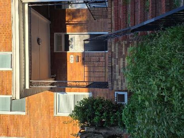 4 Br, 2 bath, Townhouse/Brownstone/RowHouse 614 Savage St