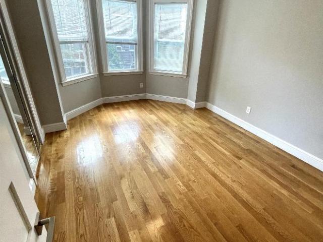 4 Br, 2 bath, Apartment 124 Berkshire Street