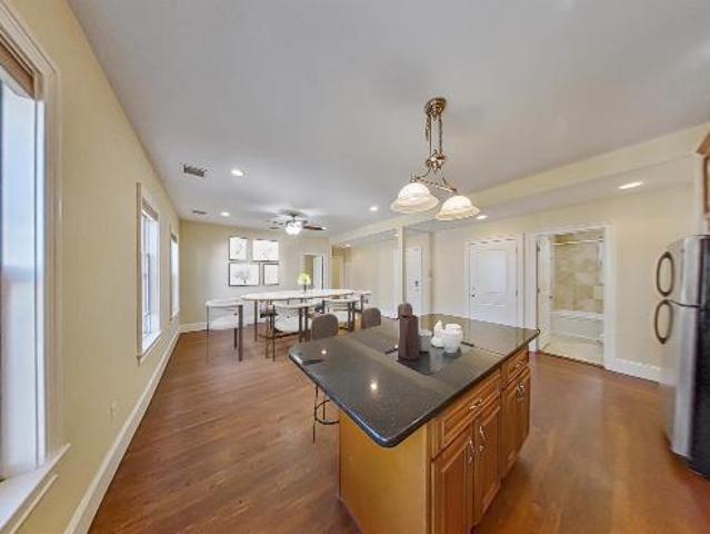 4 Br, 2 bath, Apartment 28 Fisher Avenue