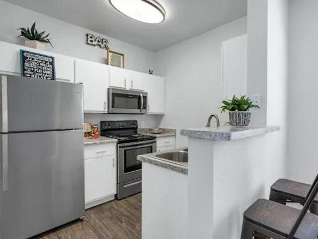 4 Br, 2 bath, Apartment 41 S Shannon Rd