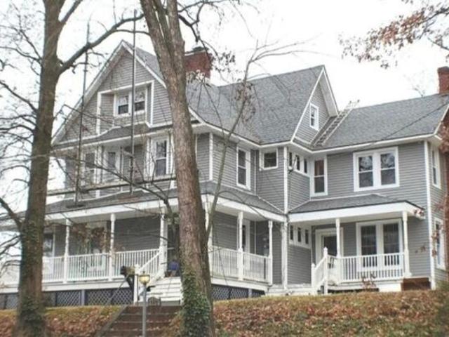 4 Br, 2 bath, Apartment 426 Cornelia Street