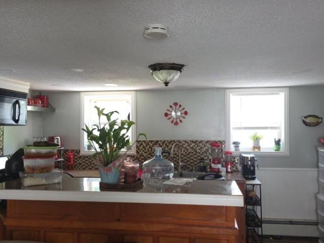 4 Br, 2 bath, Apartment 4 Dexter Street