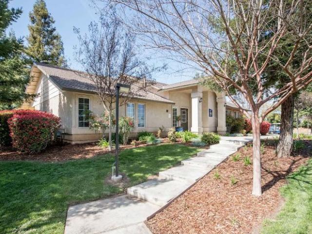 4 Br, 2 bath, Apartment 6185 N Figarden Dr