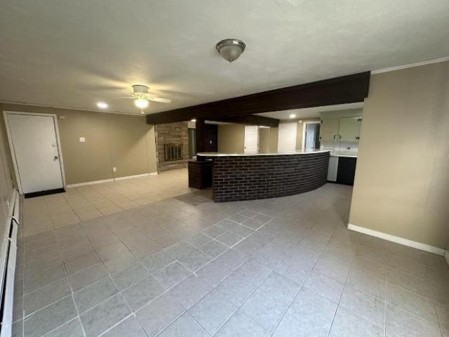 4 Br, 2 bath, Apartment 6311 Cheviot Road