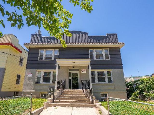 4 Br, 2 bath, Apartment 714 Pennsylvania Avenue