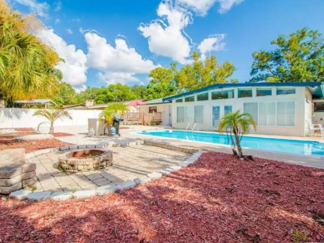 4 Br, 2 bath, Condo 4401 Lenmore Street