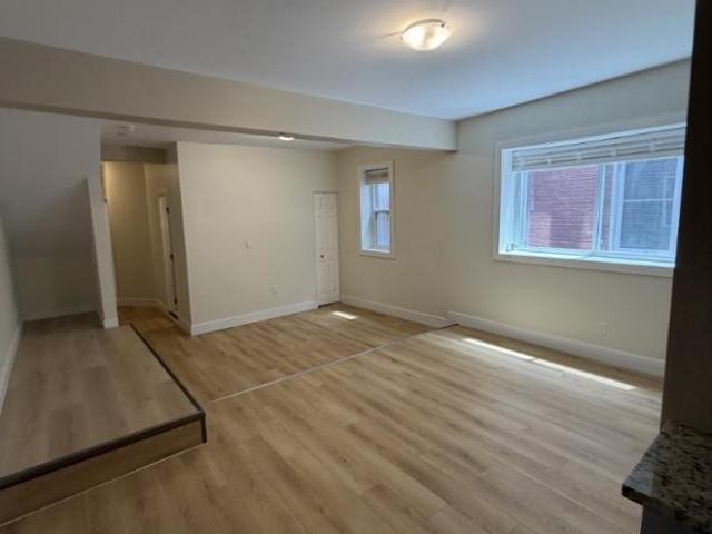 4 Br, 2 bath, Condo 466 Nelson St