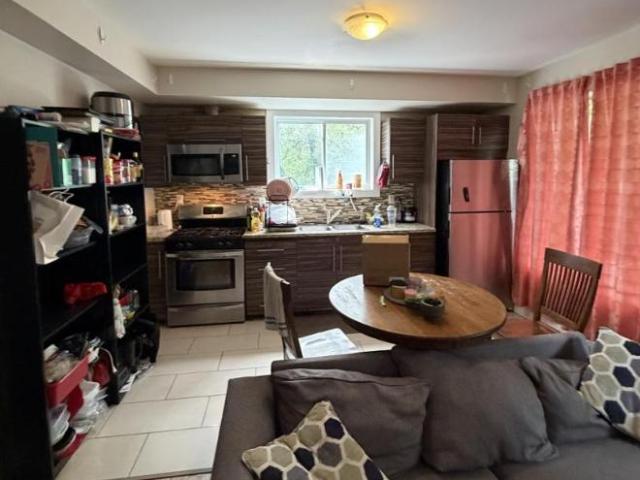 4 Br, 2 bath, Condo 466 Nelson Street 3