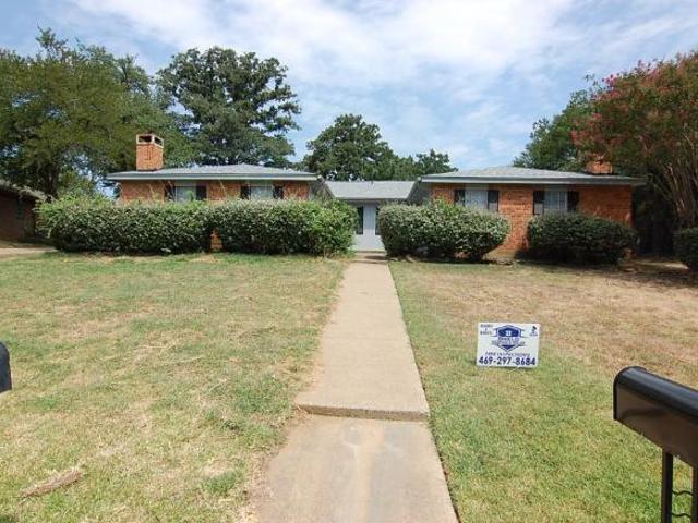 4 Br, 2 bath, Condo 4801 Woodland Park Blvd