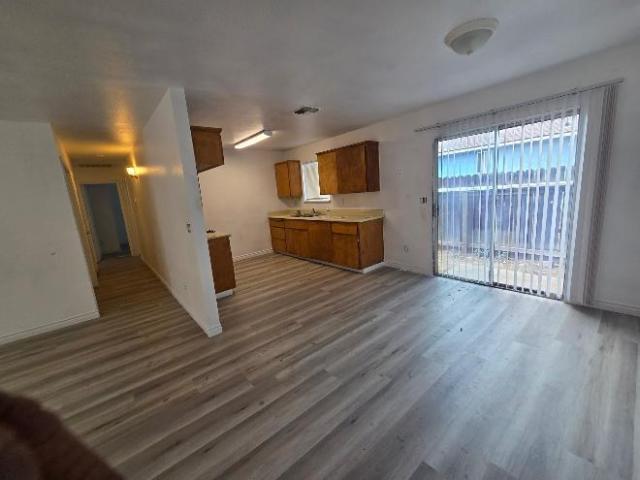 4 Br, 2 bath, Condo 508 S Dearing Ave