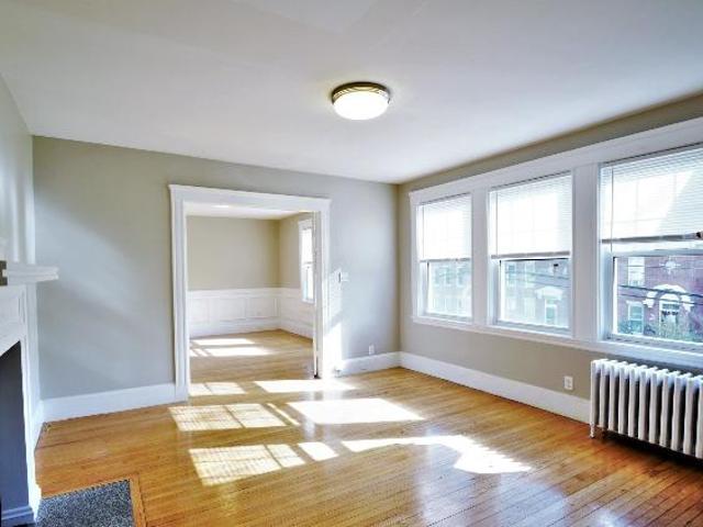 4 Br, 2 bath, Condo 51 Leamington Rd
