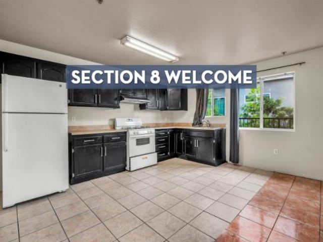 4 Br, 2 bath, Condo 5231 North Huntington Drive
