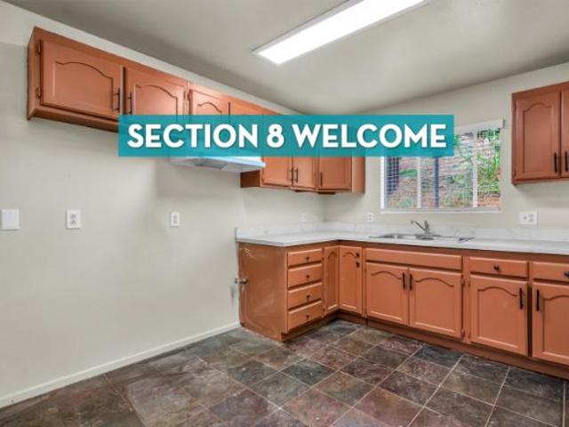 4 Br, 2 bath, Condo 5243 North Huntington Drive