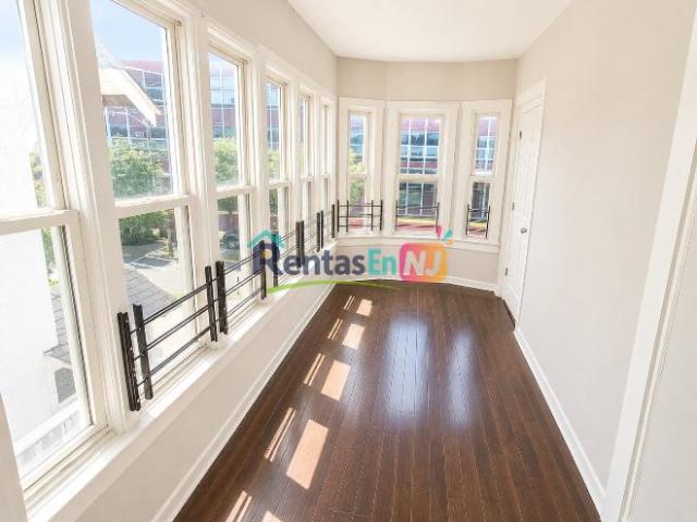 4 Br, 2 bath, Condo 58 Clinton Pl