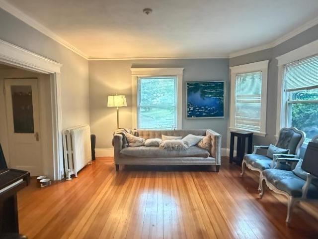 4 Br, 2 bath, Condo 60 Kilsyth Rd