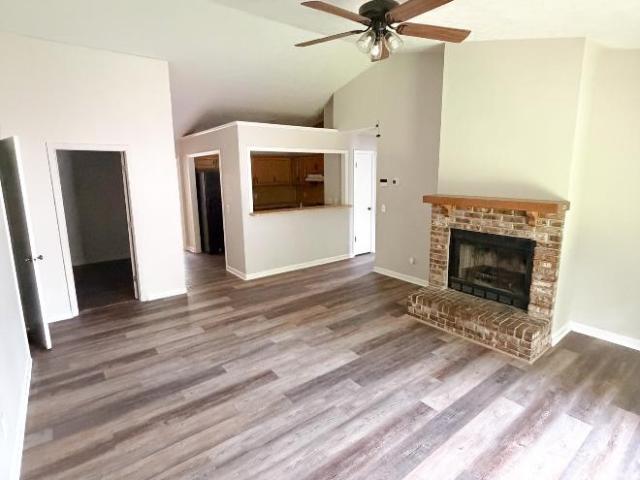 4 Br, 2 bath, Condo 6197 Trestlewood Dr