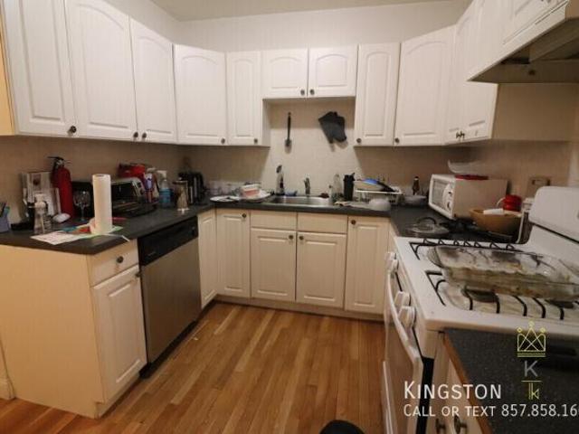4 Br, 2 bath, Condo 62 Egmont St