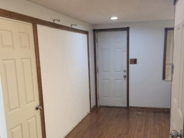 4 Br, 2 bath, Condo 6400 Harthorn Ave