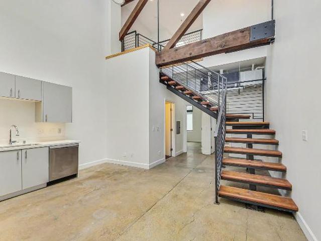 4 Br, 2 bath, Condo 674 23rd Street