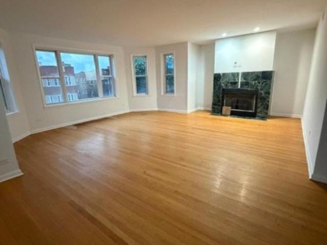 4 Br, 2 bath, Condo 6825 S Crandon Ave