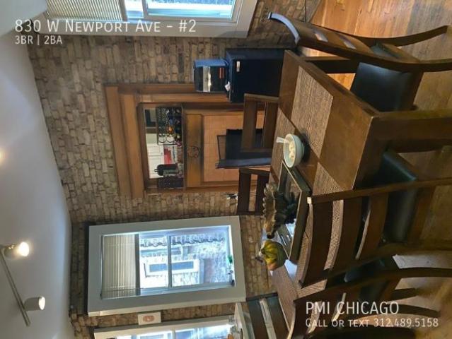 4 Br, 2 bath, Condo 830 W Newport Ave