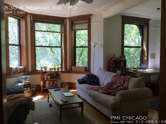 4 Br, 2 bath, Condo 830 W Newport Ave