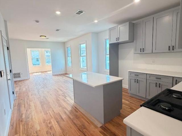 4 Br, 2 bath, Condo 831 S 18th St