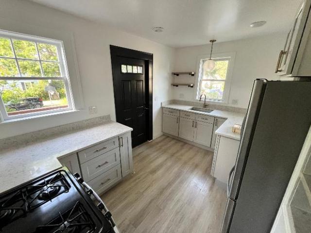 4 Br, 2 bath, Condo 93 Seavey St