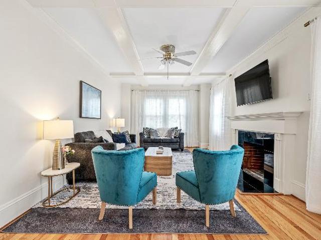 4 Br, 2 bath, Condo 9 Ivanhoe Road