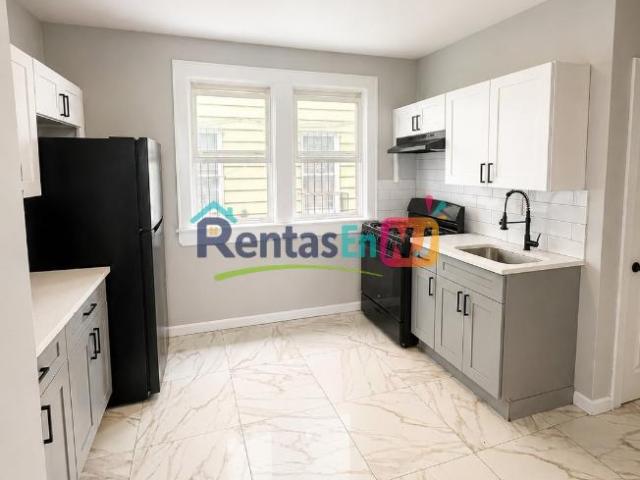 4 Br, 2 bath, Condo 100 Smith St