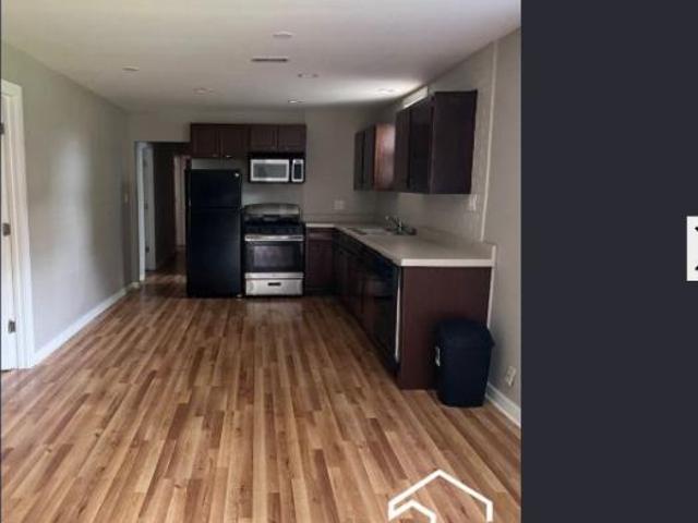 4 Br, 2 bath, Condo 1037 West Polk St