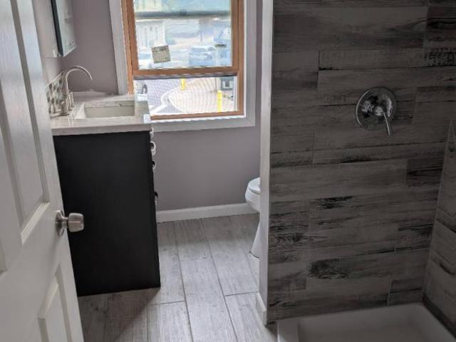 4 Br, 2 bath, Condo 1032 Washingtin St 2nd Fl