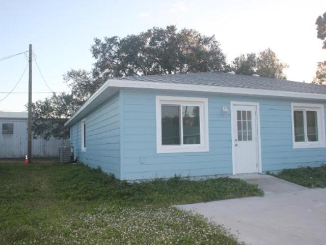 4 Br, 2 bath, Condo 1123 8th Ave Dr E