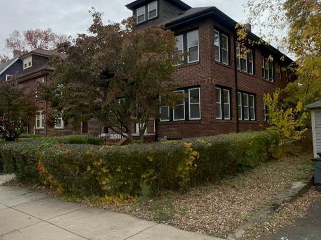 4 Br, 2 bath, Condo 12 Hooper Street