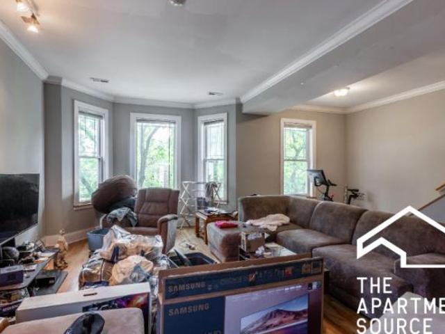 4 Br, 2 bath, Condo 1318 West Roscoe