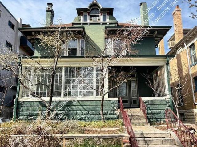 4 Br, 2 bath, Condo 1415 N Race Street