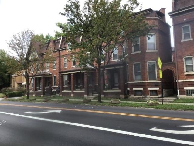4 Br, 2 bath, Condo 1433B Neil Avenue