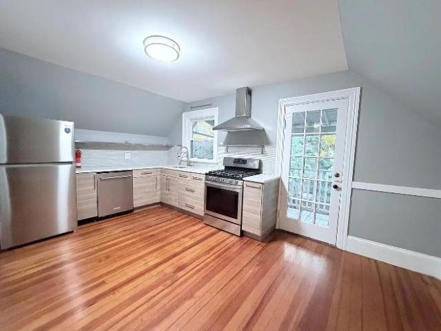 4 Br, 2 bath, Condo 14 Mayfair St