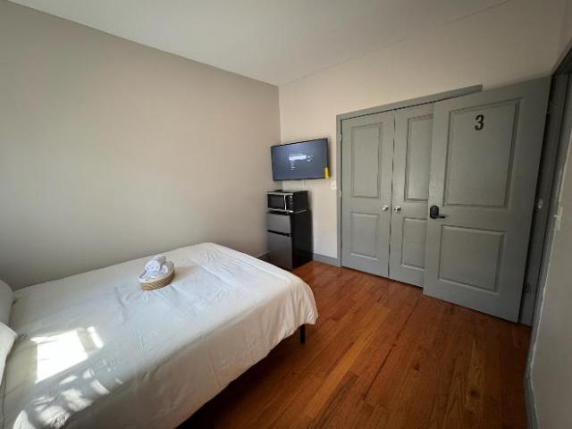 4 Br, 2 bath, Condo 157 Bidwell Avenue