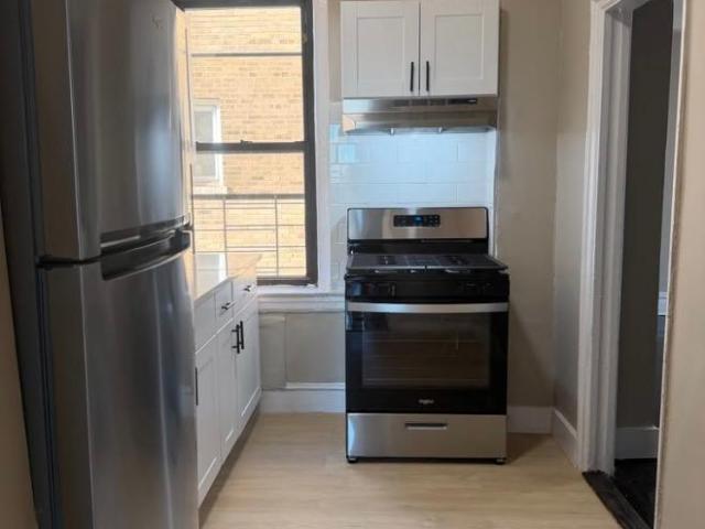 4 Br, 2 bath, Condo 157 S Harrison