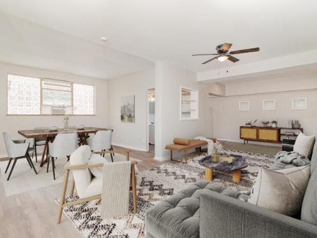 4 Br, 2 bath, Condo 1607 Asmann Ave