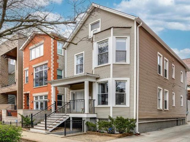 4 Br, 2 bath, Condo 1718 W Roscoe