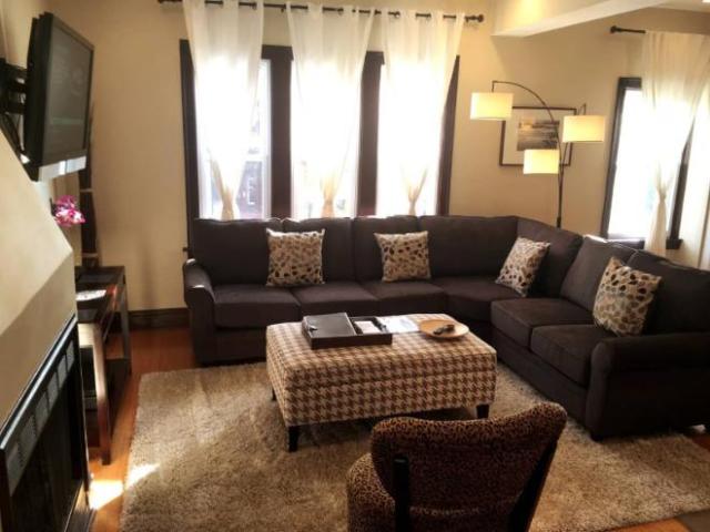 4 Br, 2 bath, Condo 1916 W Roscoe