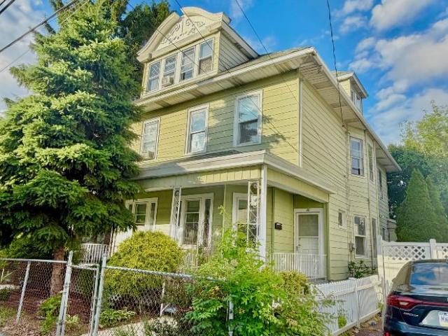 4 Br, 2 bath, Condo 20 Elm St