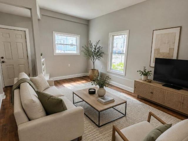 4 Br, 2 bath, Condo 237 Cowden St