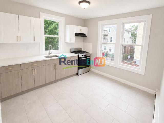 4 Br, 2 bath, Condo 27 29 N Munn Ave