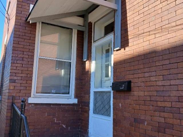 4 Br, 2 bath, Condo 2401 Fairview Ave