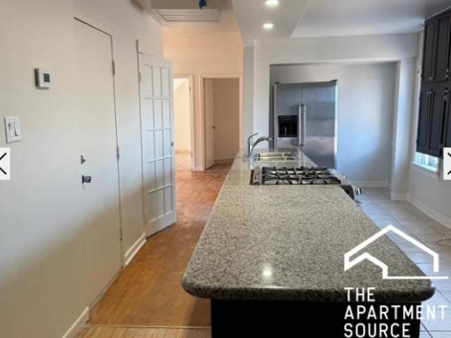 4 Br, 2 bath, Condo 2923 N Spaulding Ave