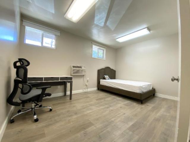 4 Br, 2 bath, Condo 3202 Santa Monica Blvd
